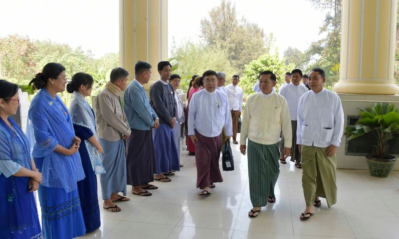 Military council chairman asks Sittwe University teachers-students to ...