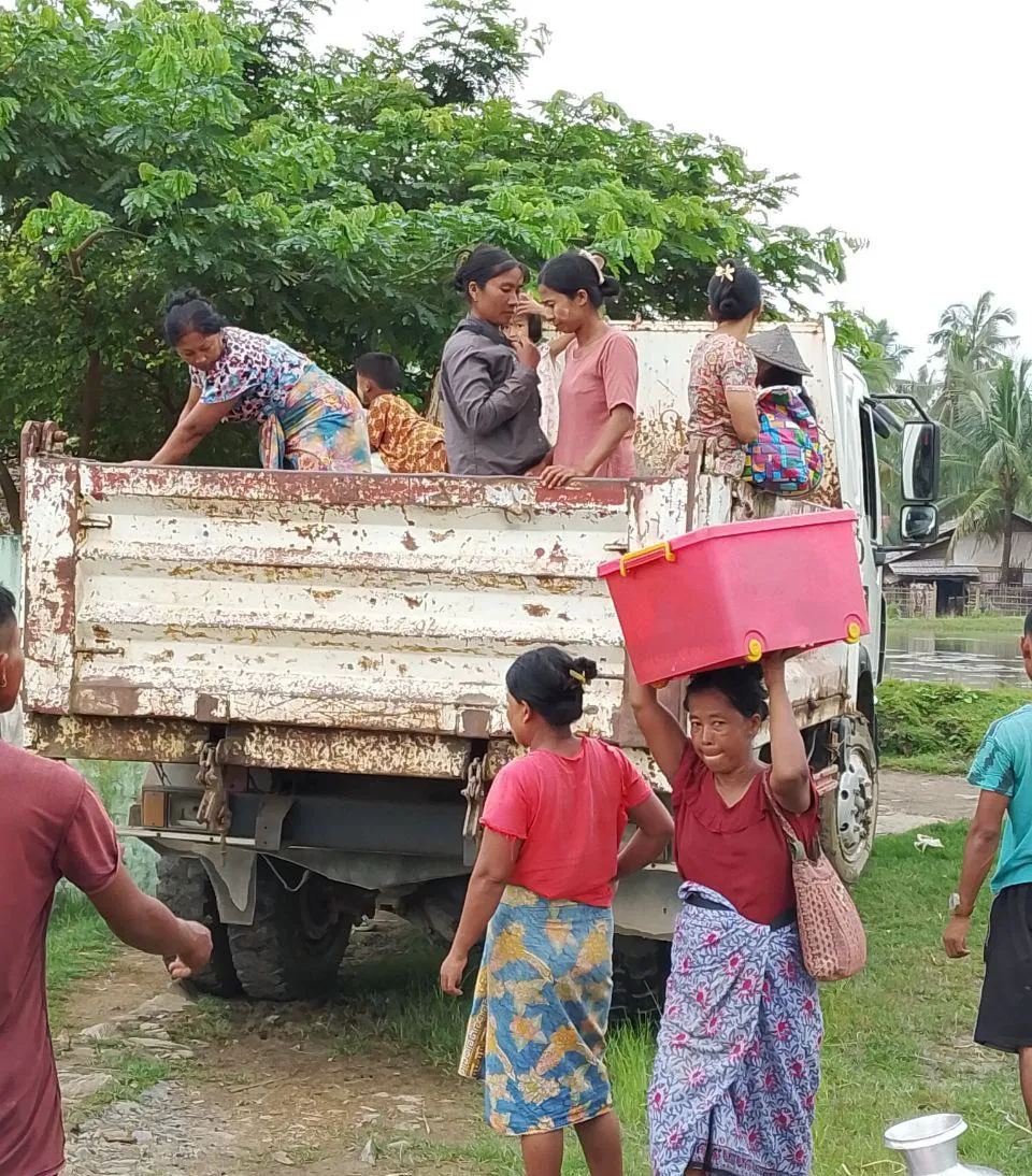 Some villages in Ponnagyun flee as junta army starts artillery shelling