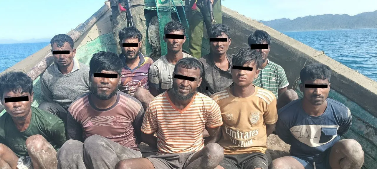 AA Coast Guard apprehends 16 Bangladeshis for fishing in Arakan waters